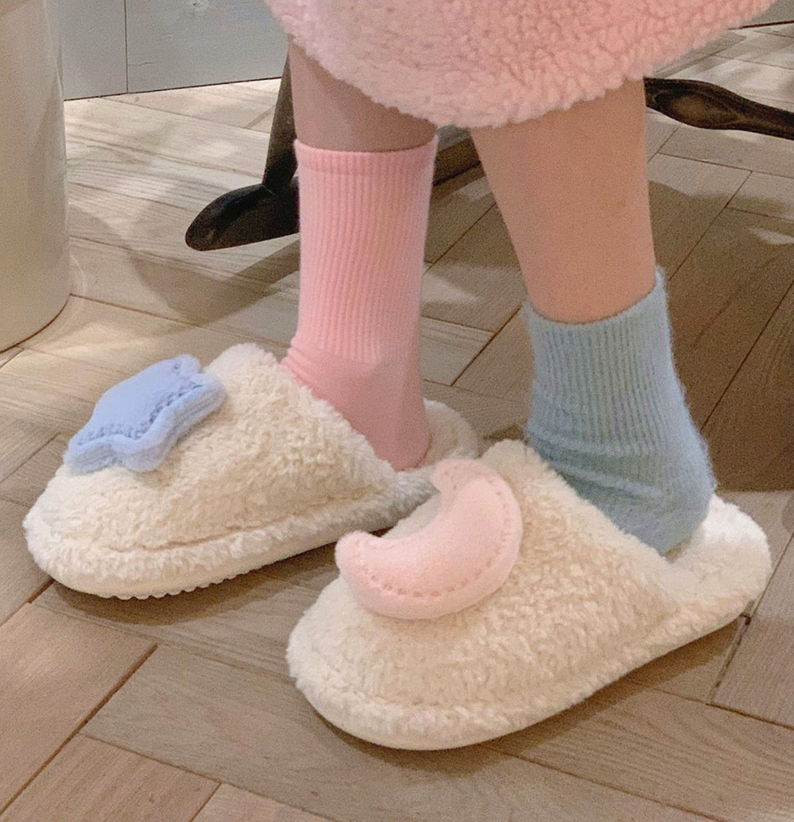 Soft Moon and Star Slippers PN5335 – Pennycrafts
