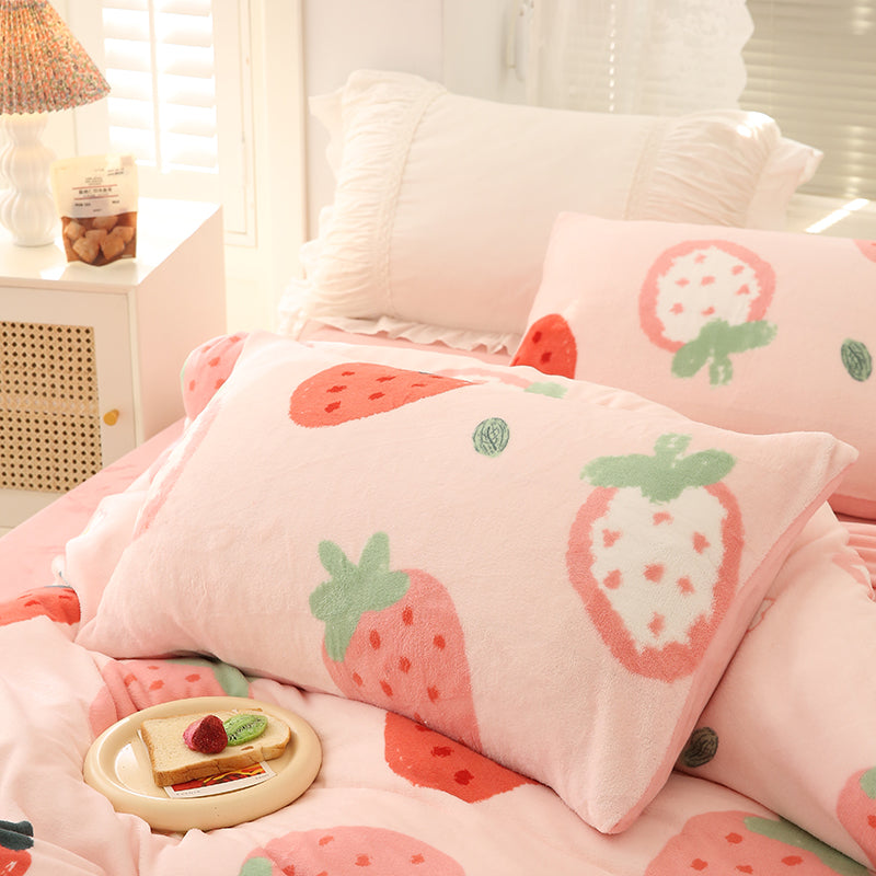 Soft Strawberry Bedding Set PN4593 – Pennycrafts