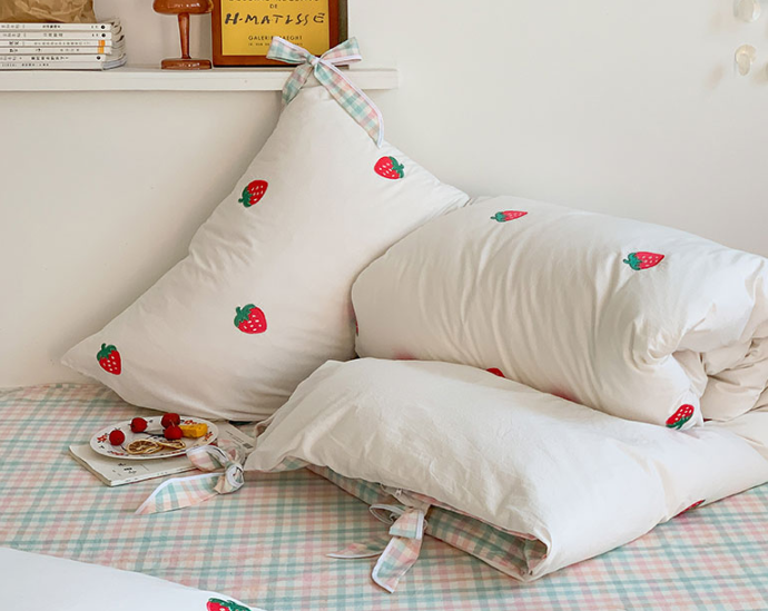 Sweet Strawberry Bedding Set PN3804 – Pennycrafts